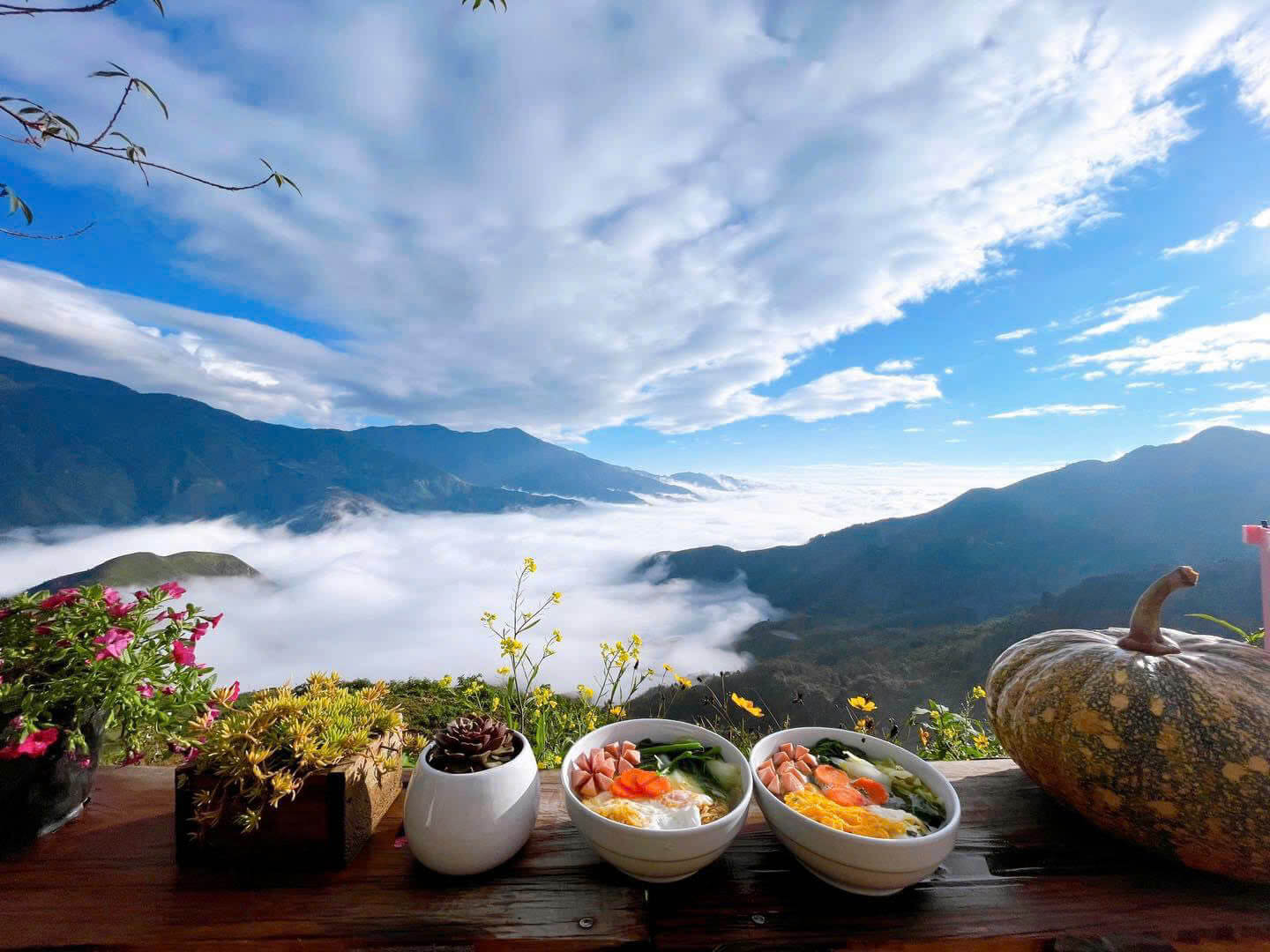 12 Ta Xua homestays with beautiful views and the best cloud hunting